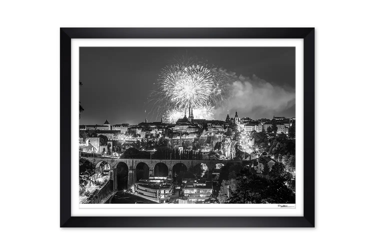 8523-L-V-BW-IO-7716-Fireworks-Luxembourg-city copy - Photographer ...